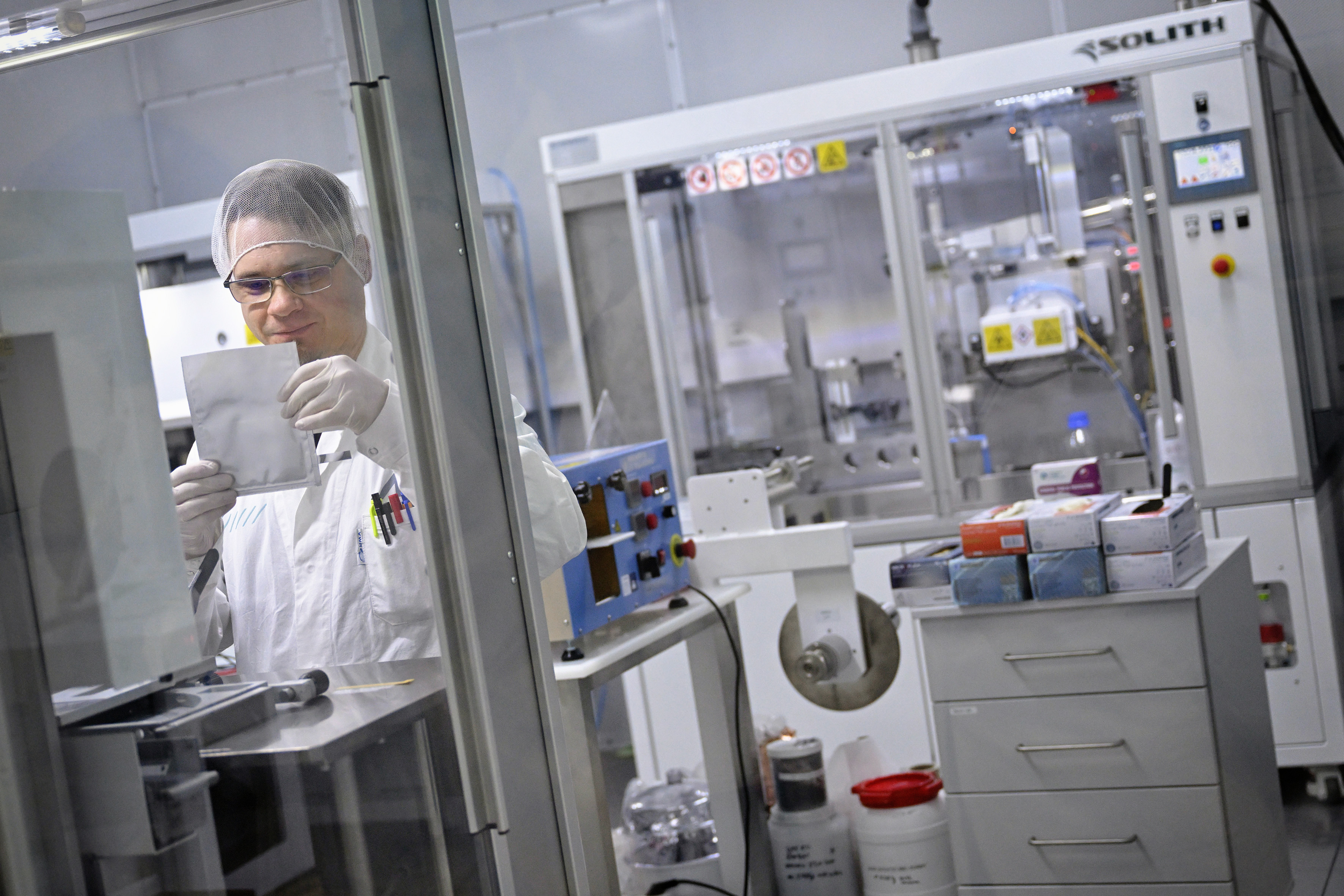 Safe and longlasting: solid-state batteries of the future Safe ...